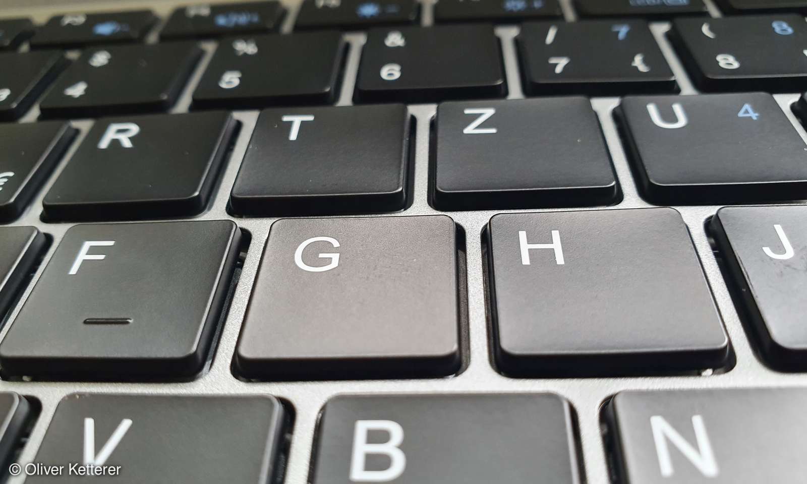 PEAQ Notebook Classic C140V im Test – günstig, gut, super Akku ...