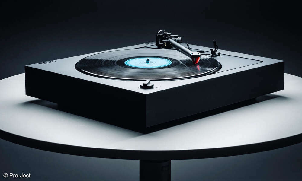 Pro-Ject A2: Neuer vollautomatischer Subchassis-Plattenspieler ...